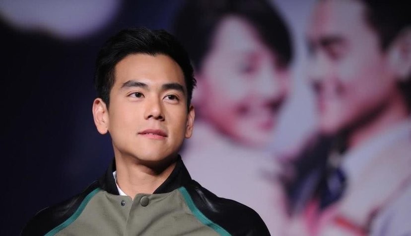 Peng Yuyan rode a bike on the street to steal the spotlight with his ...