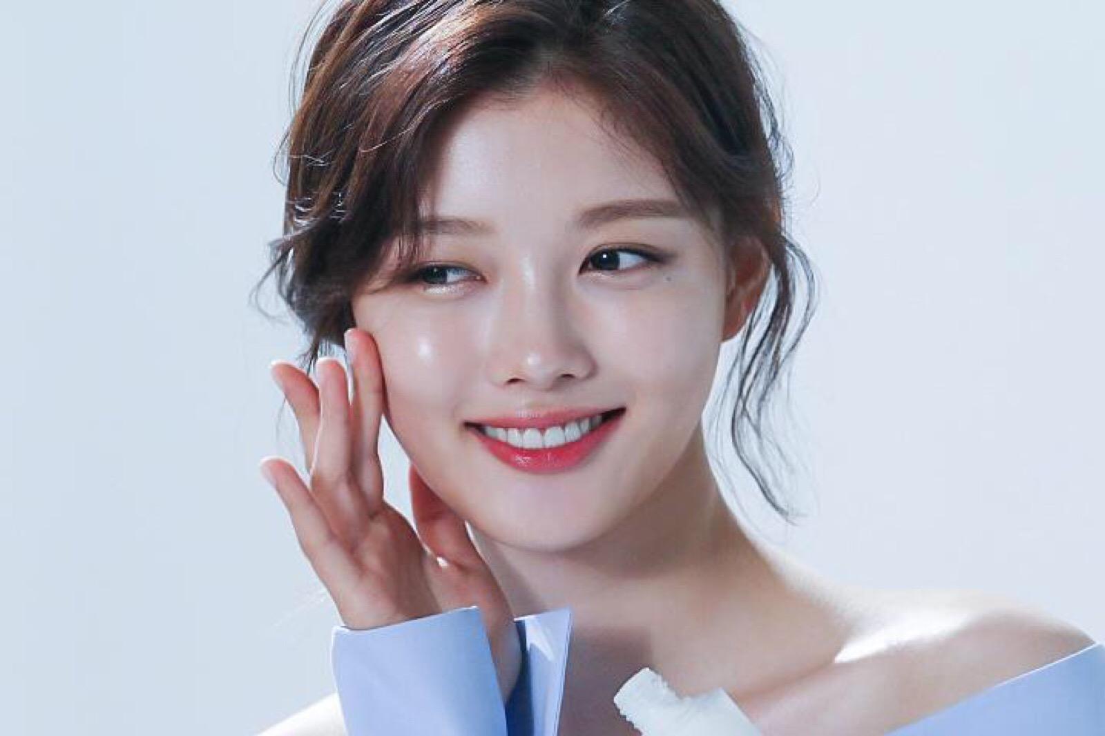 Jian Yan: The little fairy with high beauty and full of charm ...