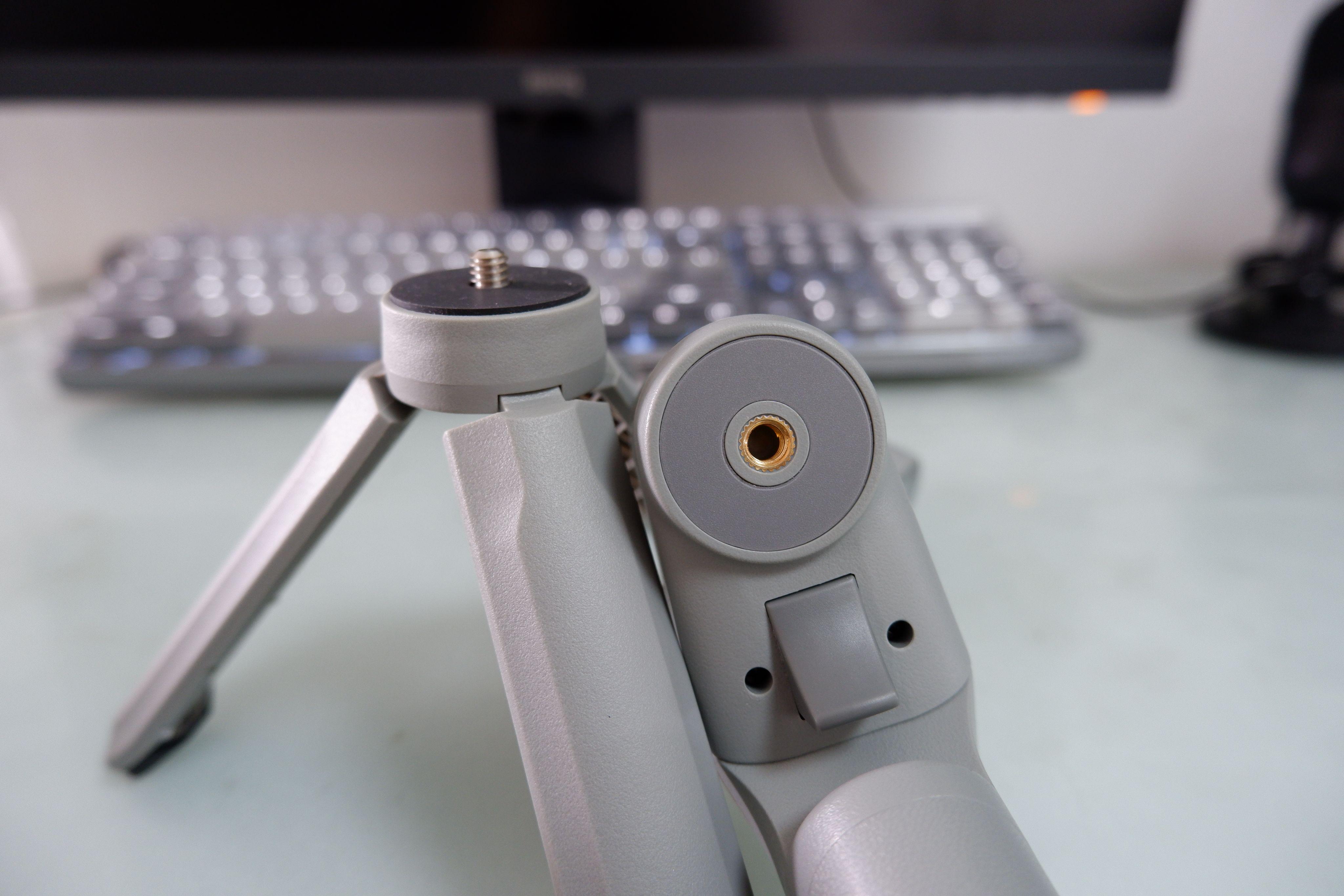 A must-have for going out-MOZA Mini MX handheld gimbal out of the box ...