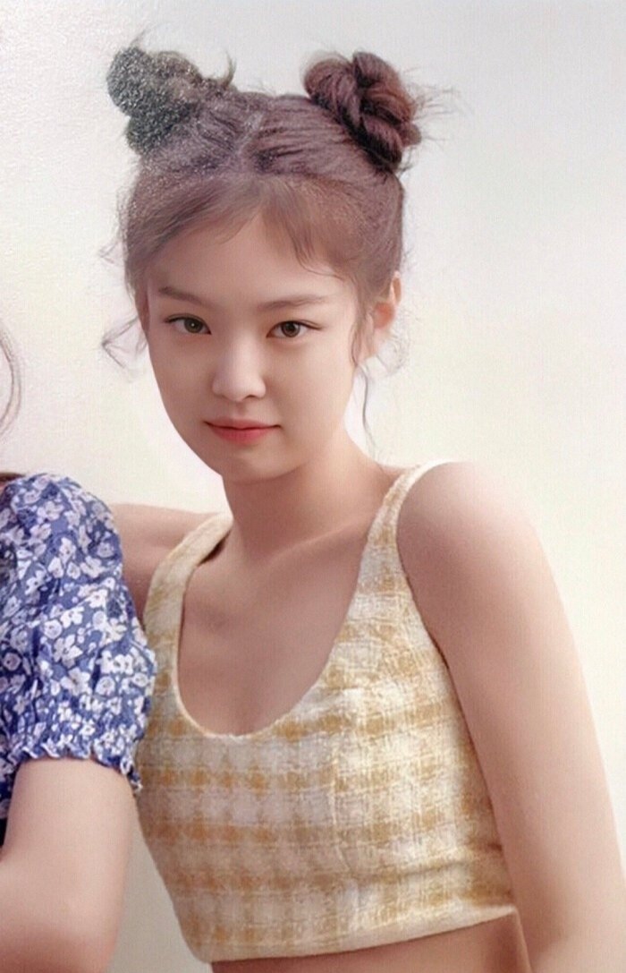 Han Xing Jennie shoots a blockbuster with a ball head, her hairline is ...