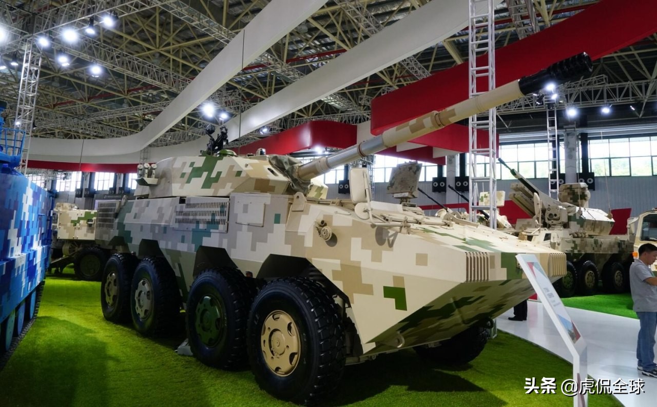 The new domestically-made large eight-wheeled assault gun debut ...