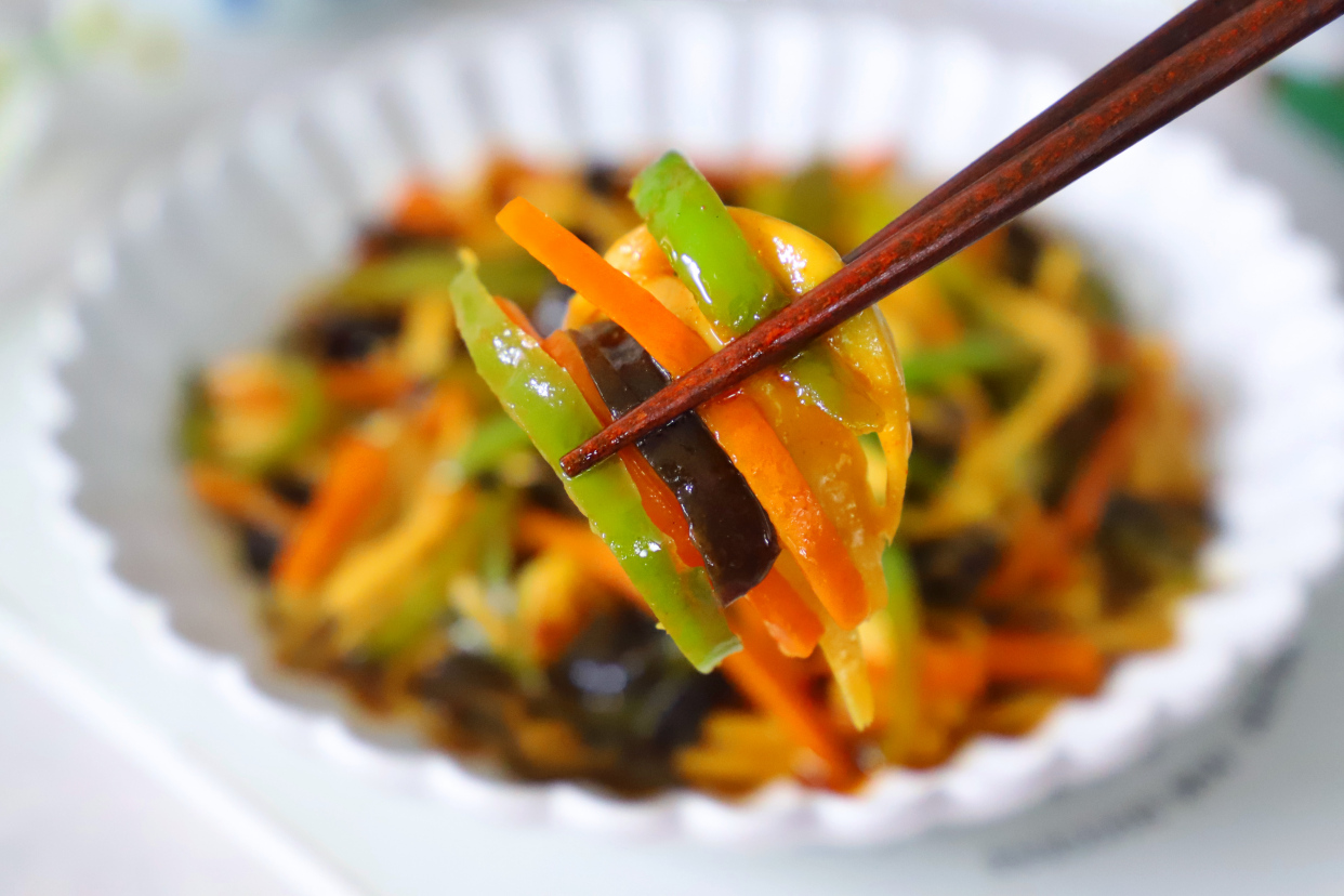 These 4 vegetable dishes are fried together in autumn. They are more ...