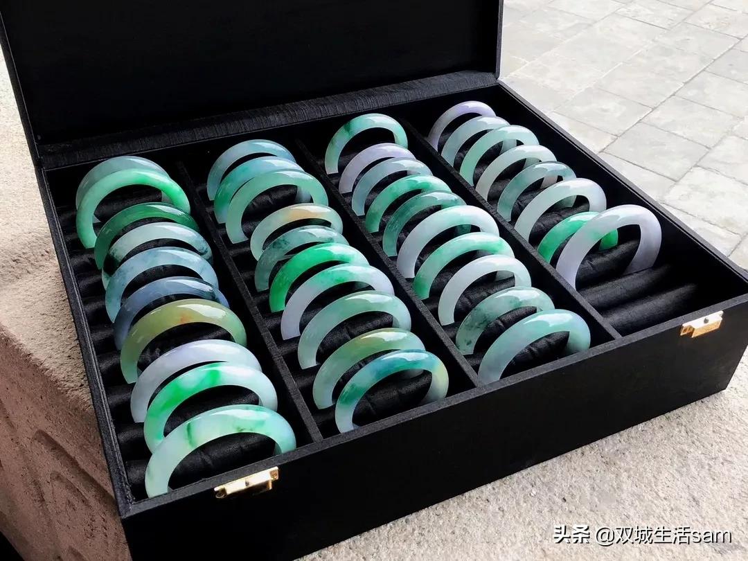 How to divide the water grade of jadeite?You must understand this ...