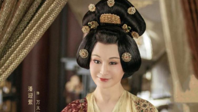 The ageless actress Pan Yingzi, 72 years old, has a light body and is ...