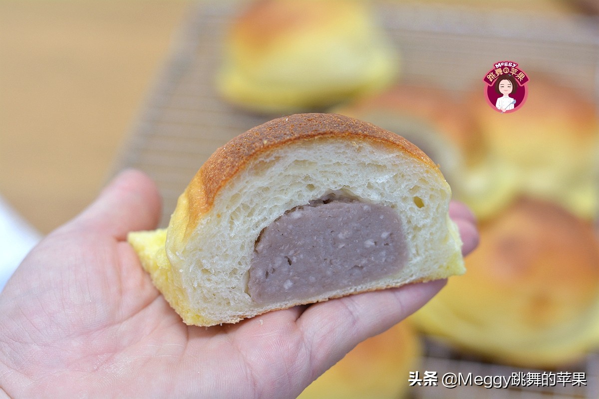 Awesome Mexican taro mashed bread, shaped like a small straw hat ...