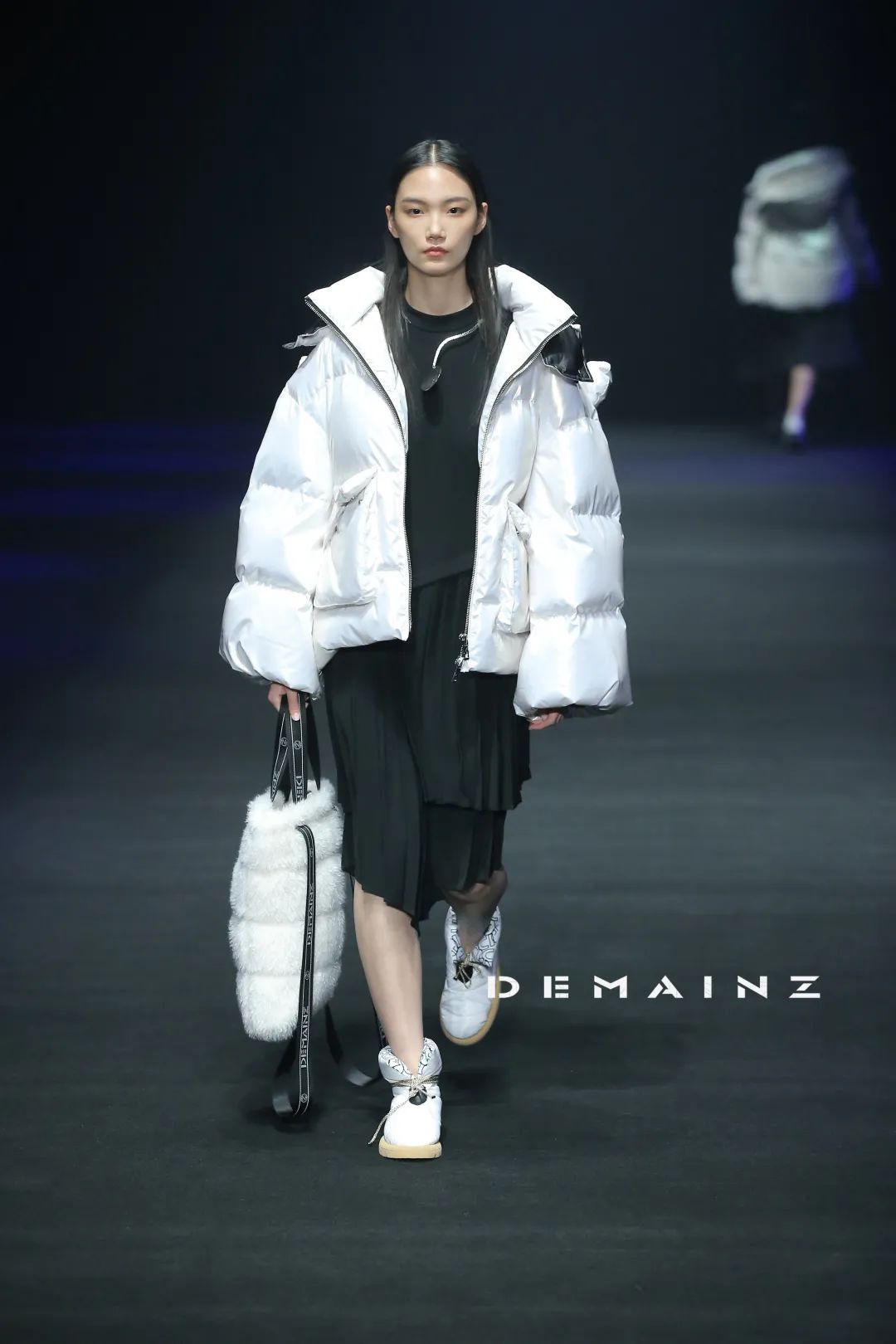 DEMAINZ·Chen Zhihua: "Awakening" - iNEWS