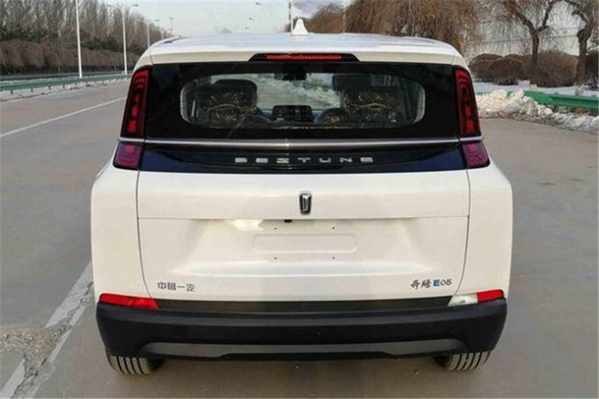 Comparing to the standard Didi D1, FAW Besturn NAT is launched ...