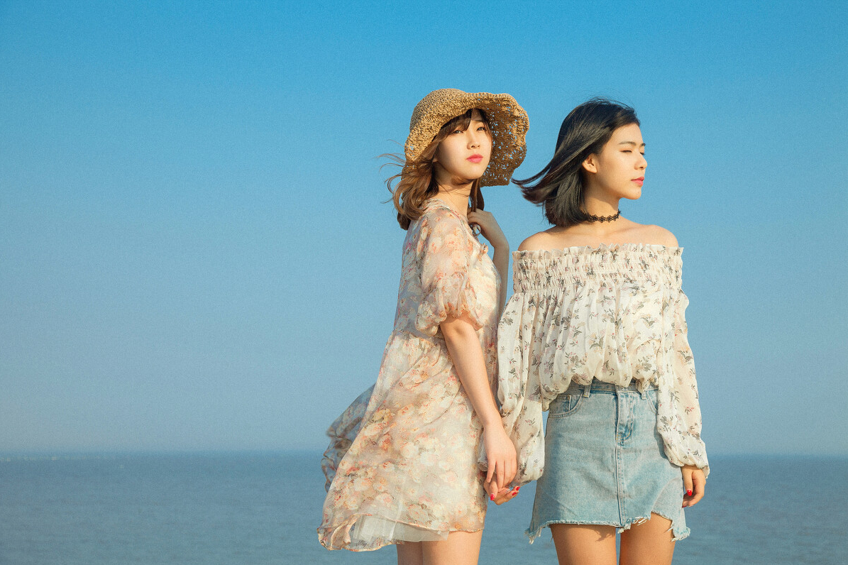 Take pictures for your girlfriends, try to pose in 8 photo poses to ...