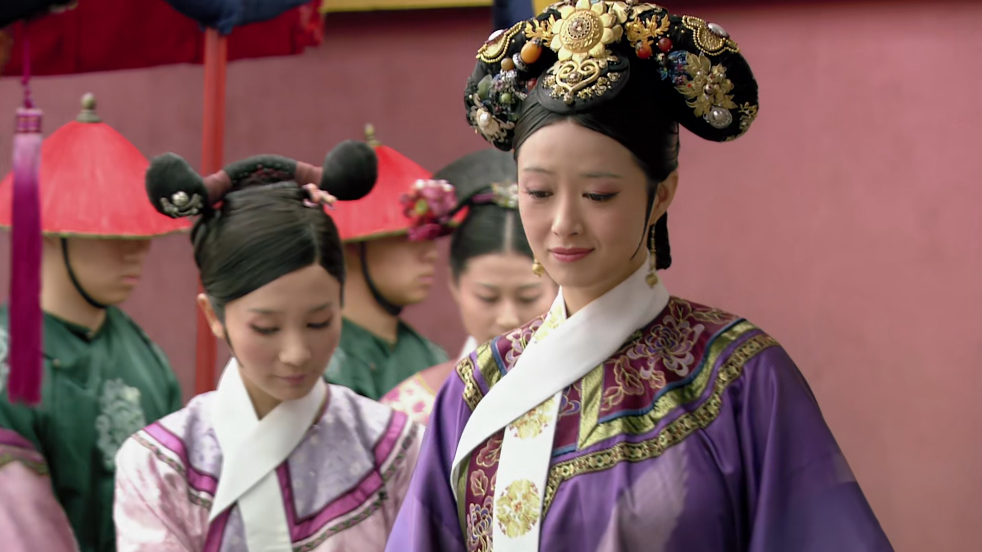 Nian Shilan's flag hair accessories and costume styling, dotted with ...