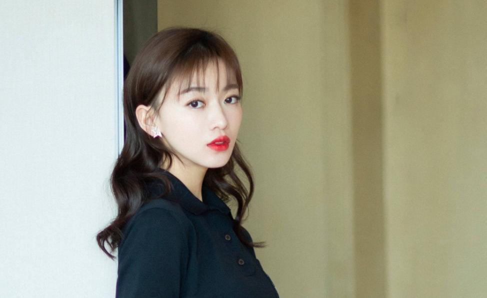 It's a shame that the last of the six female stars who are obviously ...