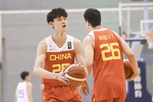 Six Chinese players who have entered the NBA - iNEWS
