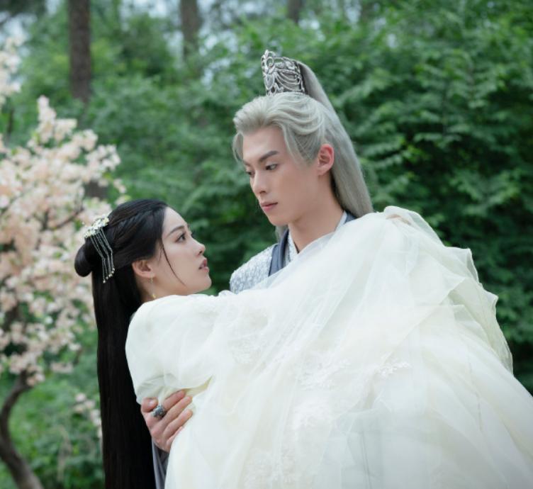 The second male in "Yulong" starred in a new drama and was praised by ...