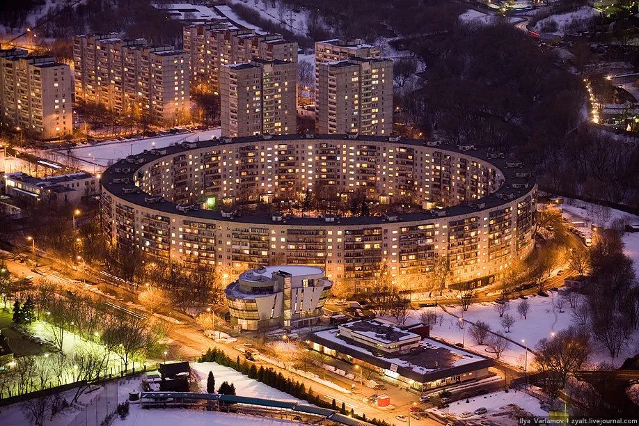 Strange Soviet residential building - iNEWS