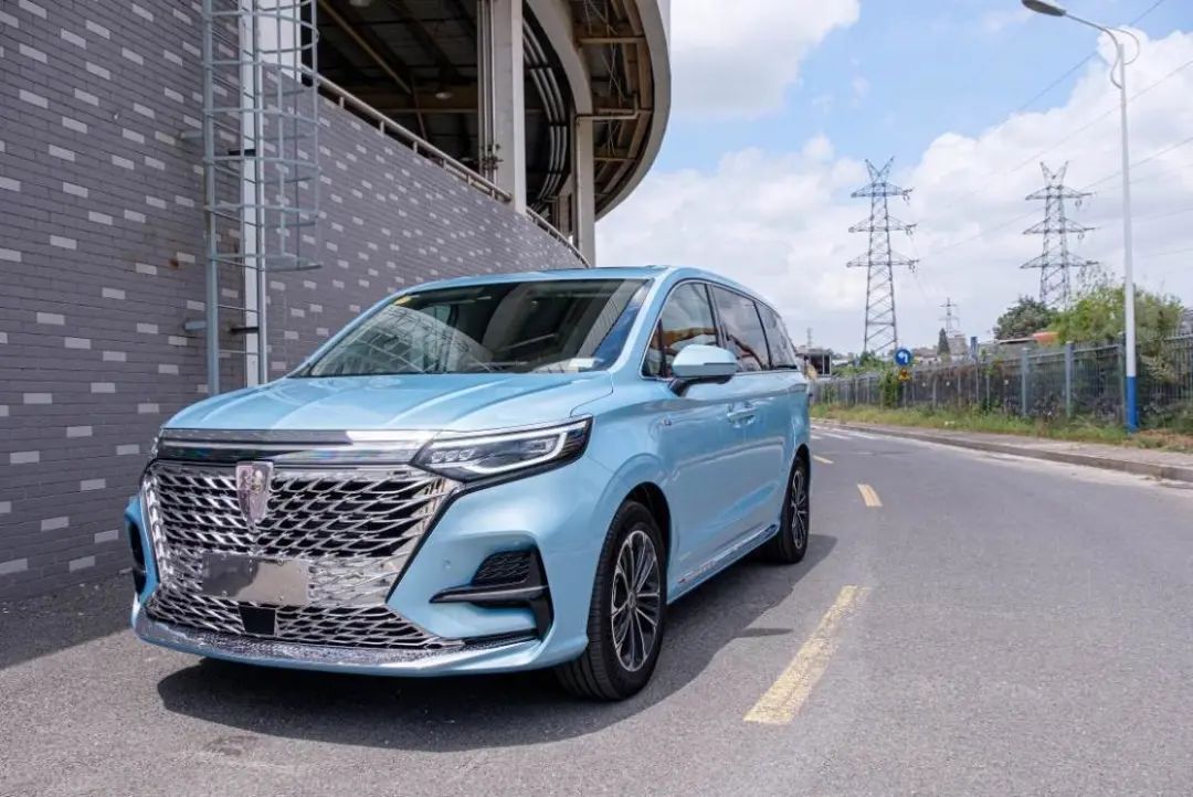 Is the domestic high-end MPV so strong?The configuration is piled up to ...