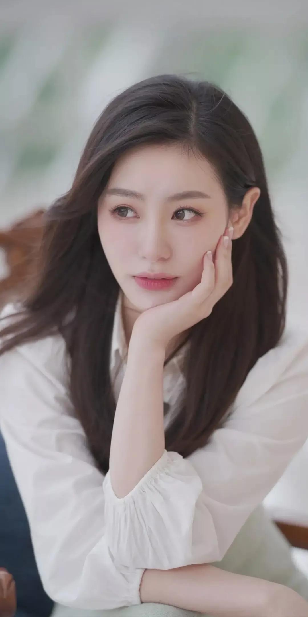 Miss Chinese champion, Phoenix TV hostess Guo Yangzi, everyone loves ...