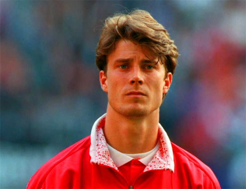 He became the King of Bayern at the age of 21, turned his face with ...