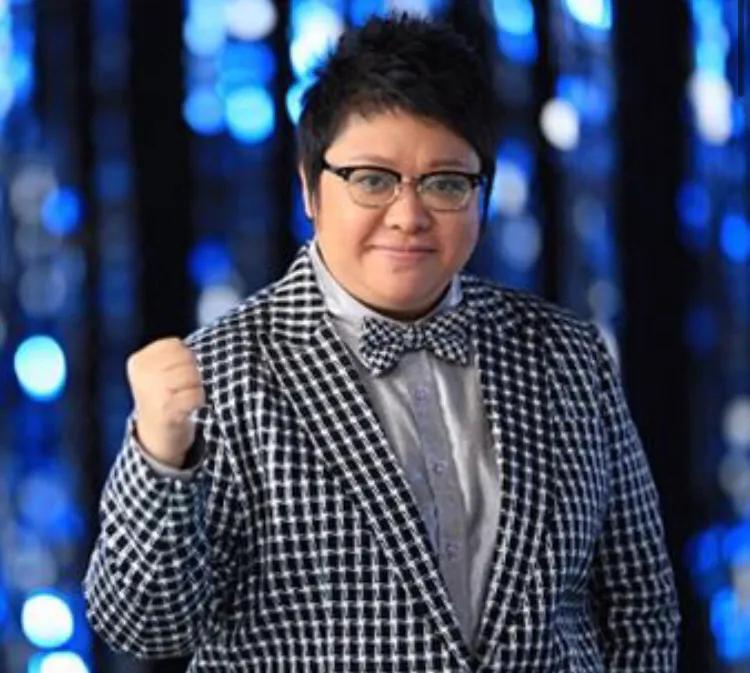 The philanthropist Han Hong, who has donated more than 1 billion in ...