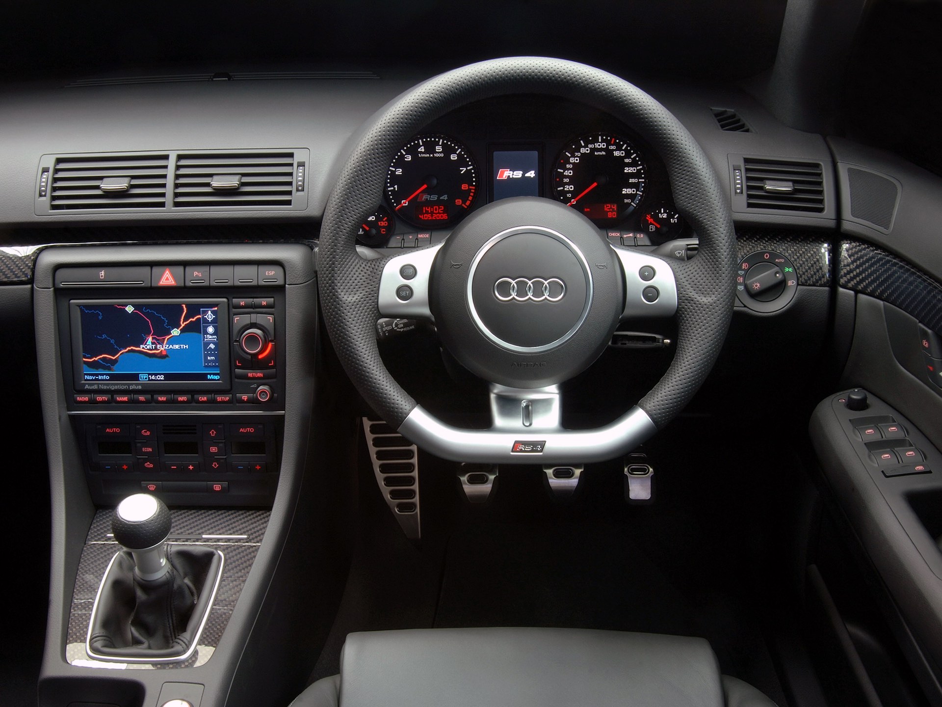 Car design trends: square or rectangular steering wheel, which one ...