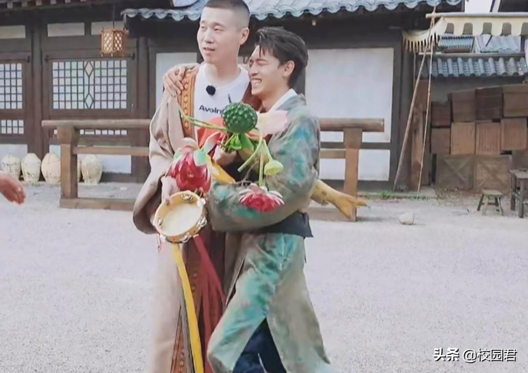 Qin Xiaoxian's film debut, with a supporting role but with a ...