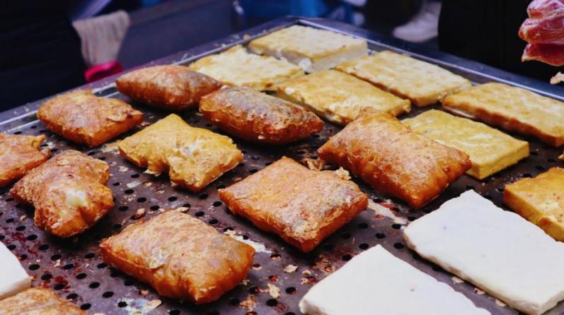 How do people in Guiyang know how to eat?Just look at the street food ...