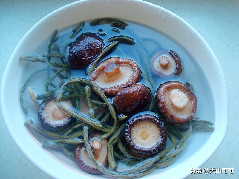 New Year's Day, how to eat dried cowpea?I made it, and it tastes full ...