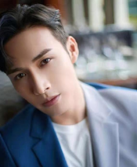 Zhang Binbin starred in The Dead Moon, the sister chapter of "Chong Zi ...