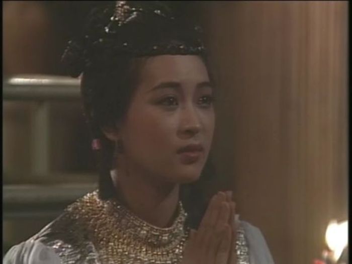 "Peerless Twins" is obviously a male god but loves too humblely, the ...