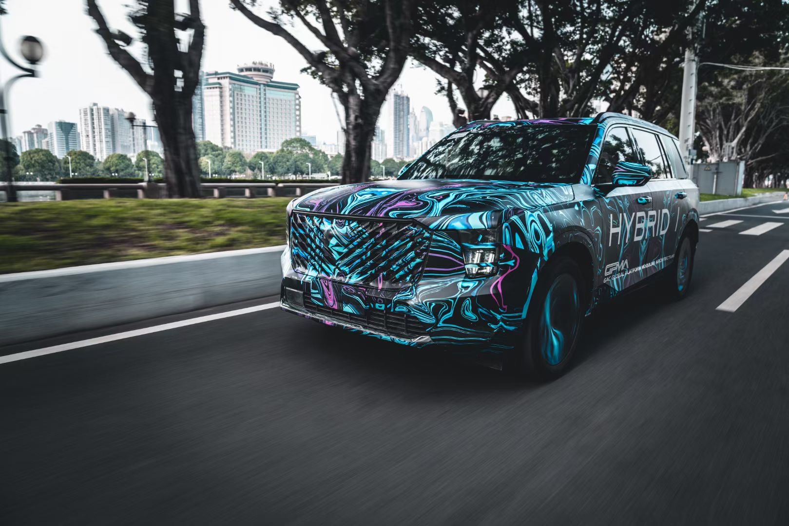 Equipped with Toyota hybrid system, fuel consumption per 100 kilometers ...