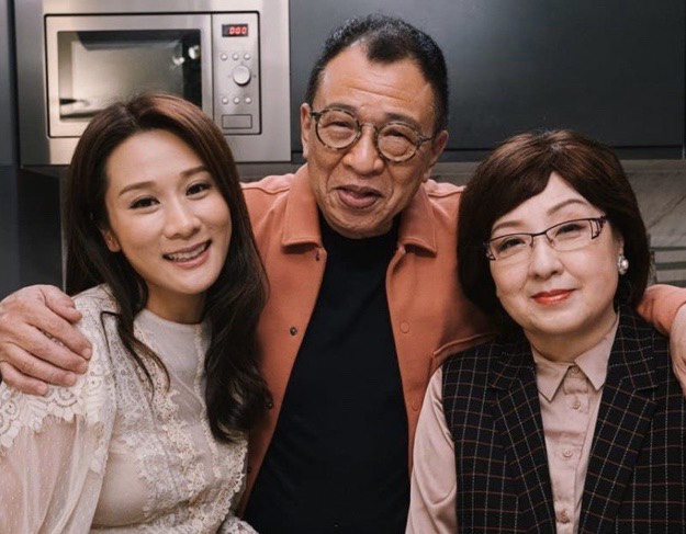 TVB Huadan Zhang Jiaer comes back after childbirth, plays with Xu Shaoxiong as an old man and a ...