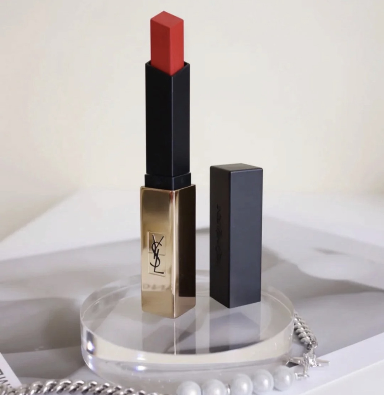 The lipstick that was "stunning” at first sight, indispensable CPB, and ...