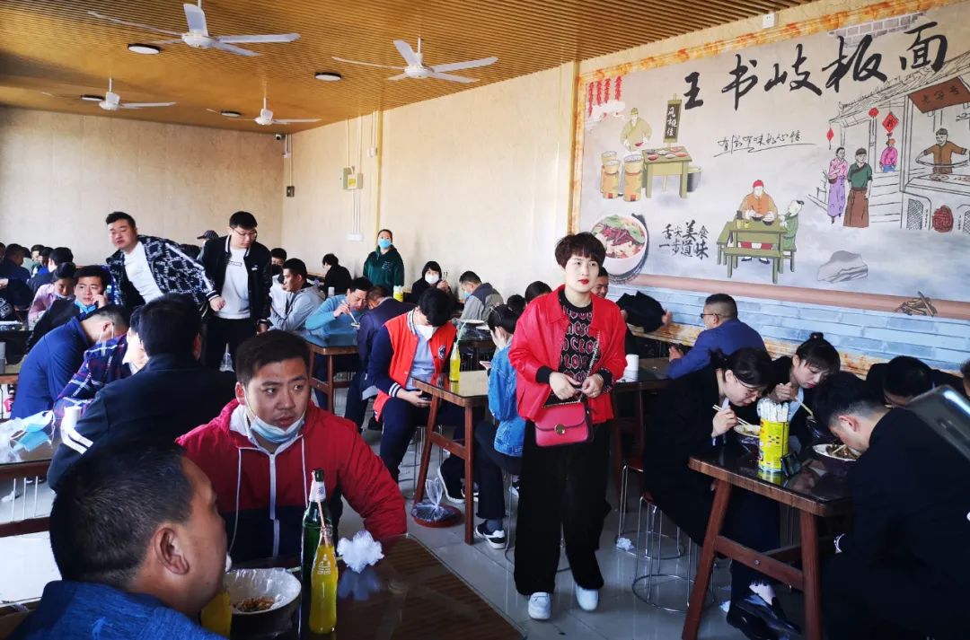 The most delicious taste in the world is Banmian!Shijiazhuang people's ...