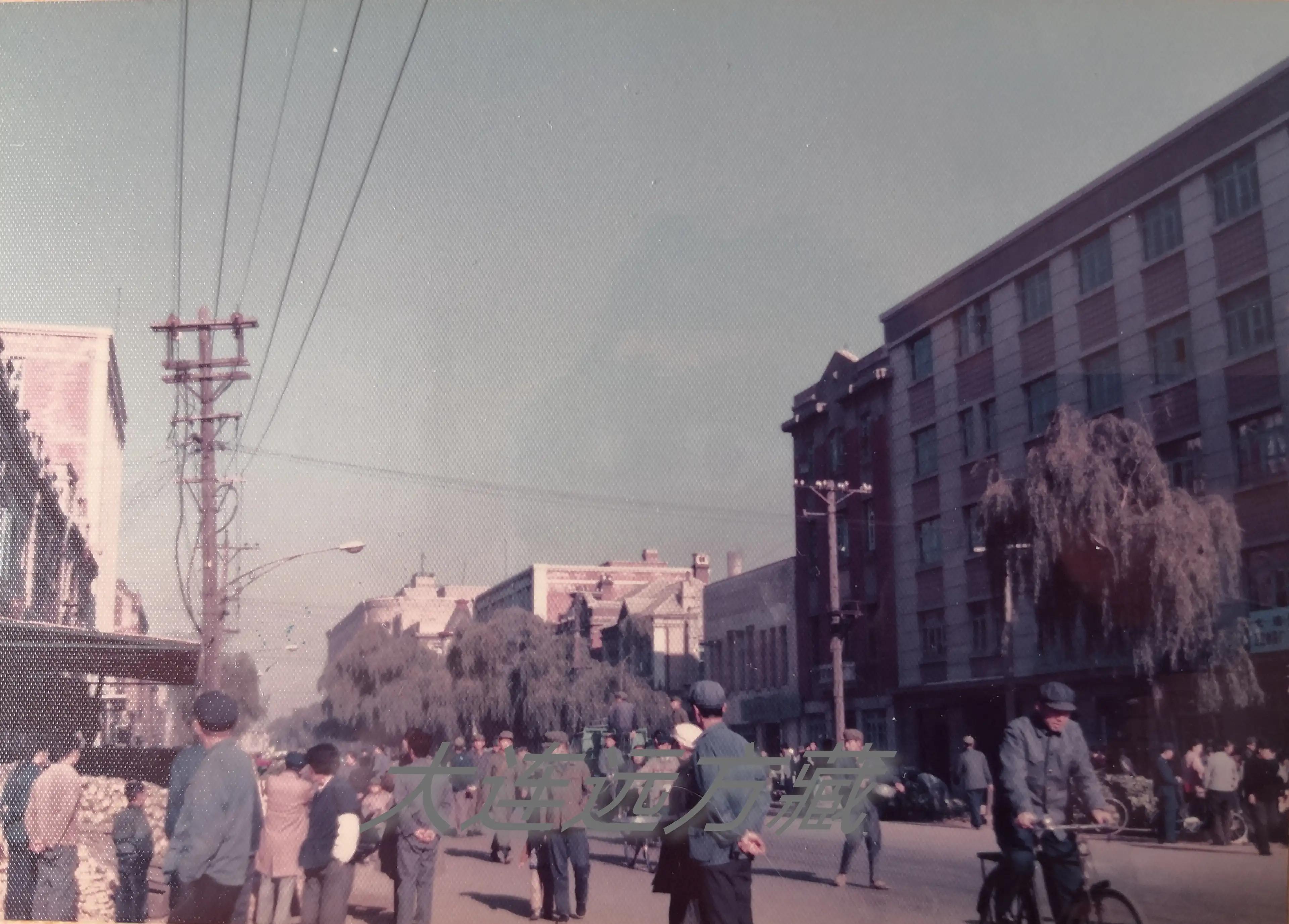 With ten old photos of Dalian in the late 1970s, who can accurately ...