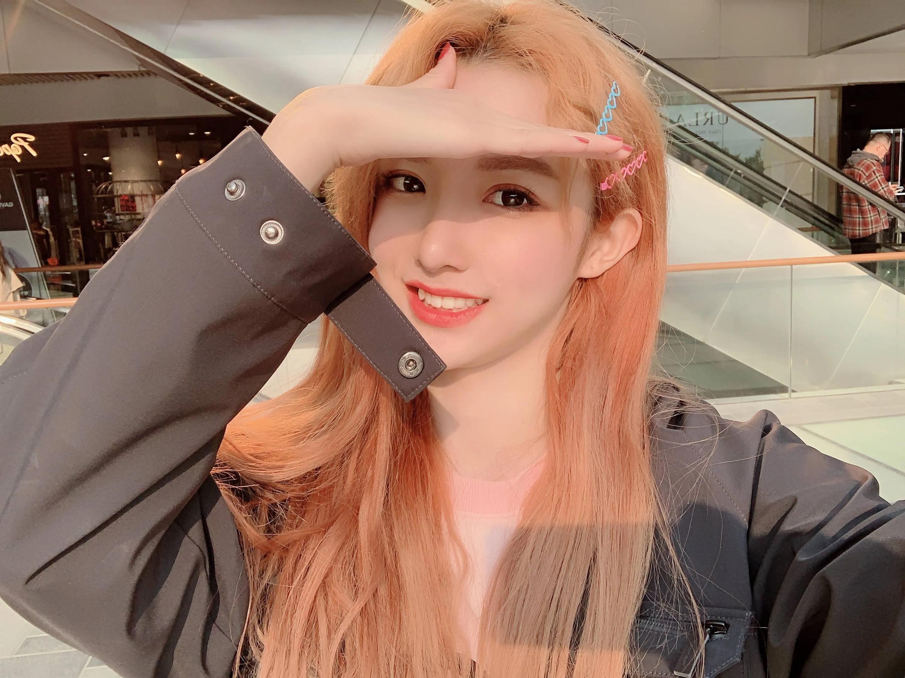 曾經的「女裝大佬」Abbily（艾比），如今夢想成真。 - 頭條匯