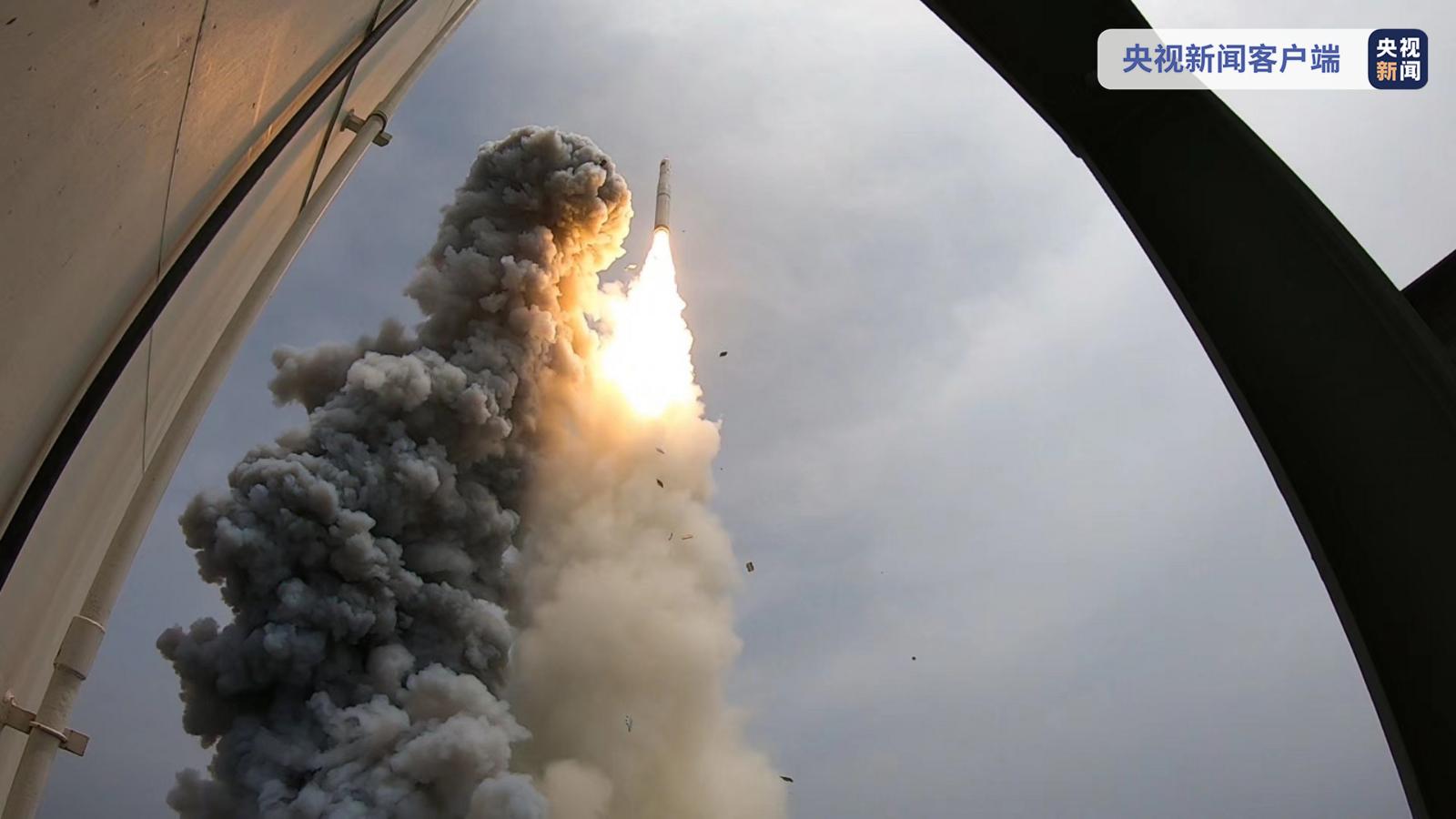 A major breakthrough!The world's largest thrust monolithic solid rocket ...