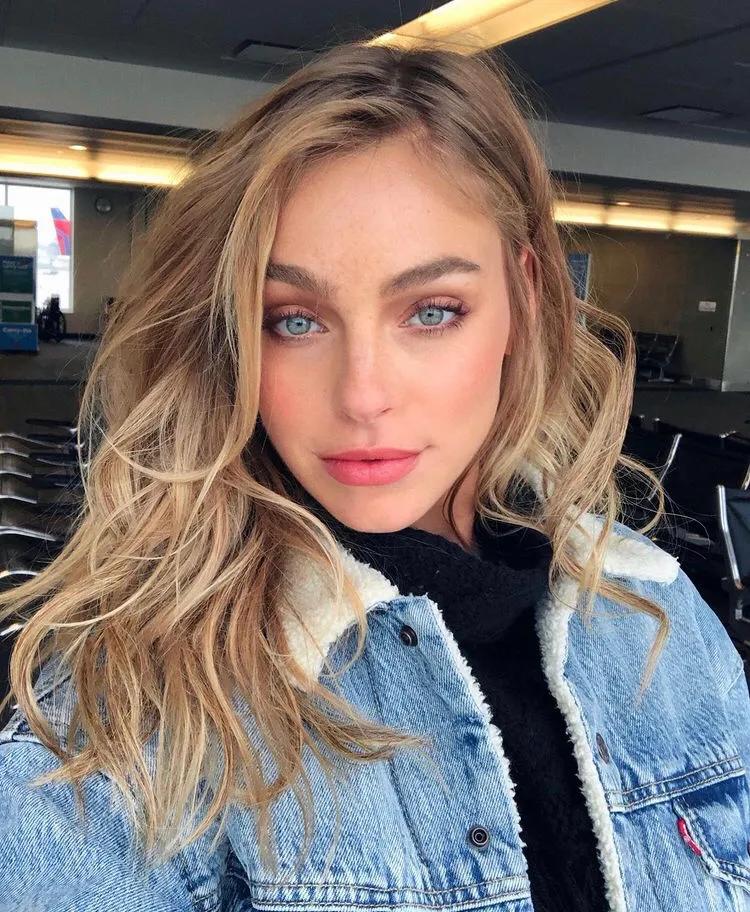 American model Elizabeth Turner - iMedia