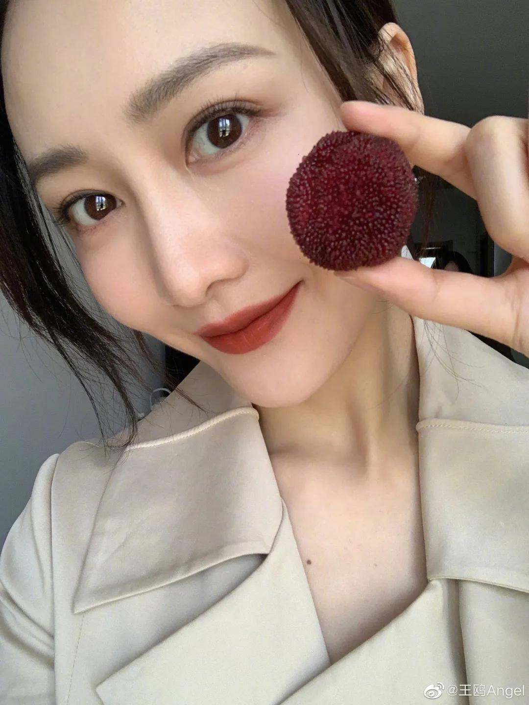 Little Gossip, Wang Ou, Zhang Zifeng, Yang Mi, Wang Jiaer, Yu Yan - iNEWS