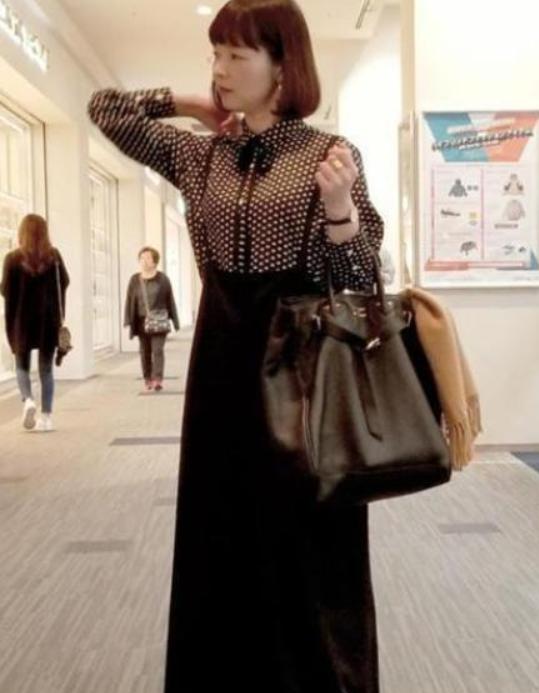 A 42-year-old Japanese aunt became popular on the Internet, with a ...