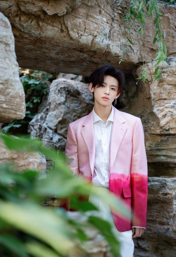 Little ghost Wang Linkai does not take the usual path, challenges the ...