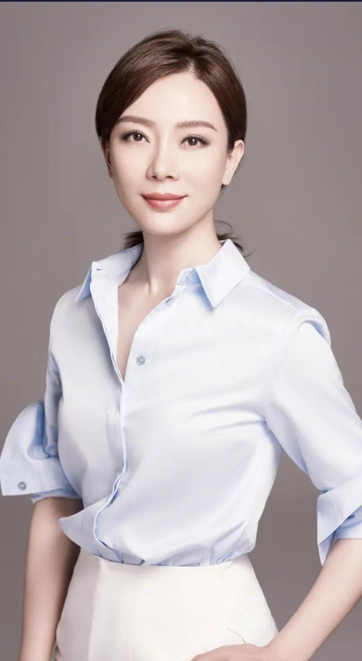 She is introverted and slender, intellectual and gentle, Dong Qing ...