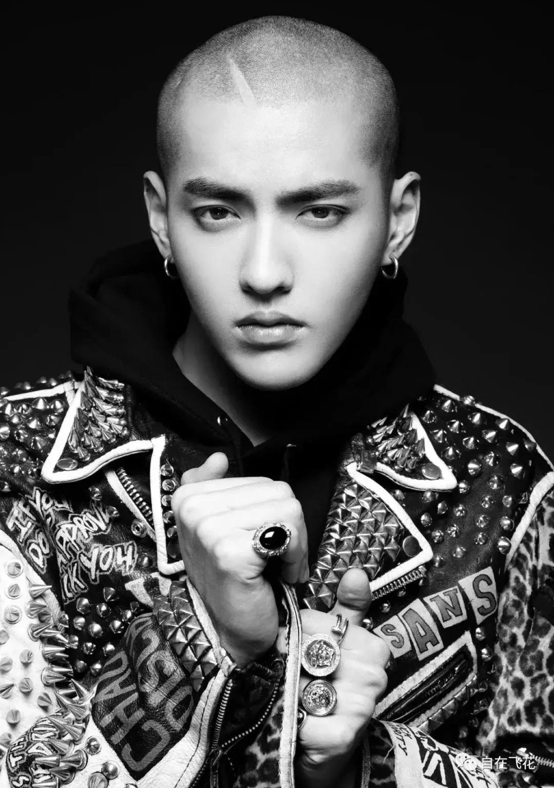 Reciting the biography of Wu Yifan - iNEWS