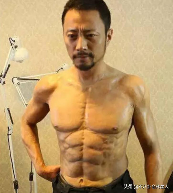 Another popular actor is suspected of using fake abs in acting, which ...
