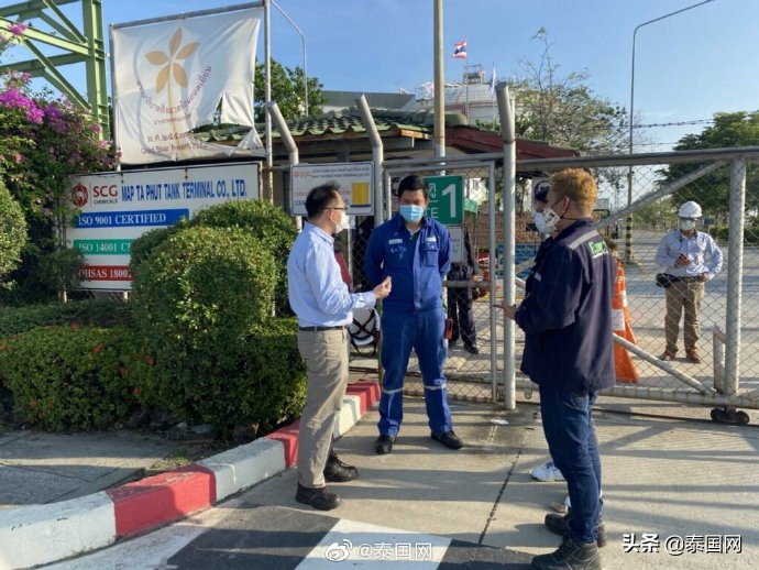 An explosion in a naphtha storage tank at Map Ta Phut Industrial Port ...