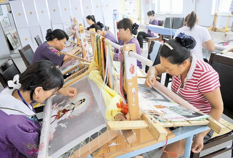 Fanzhi Jin Embroidery: A Treasure of Art on the Tip of the Needle - iMedia