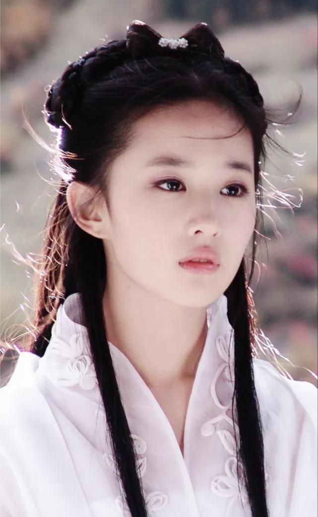 She is known as the "most beautiful little dragon girl in history ...