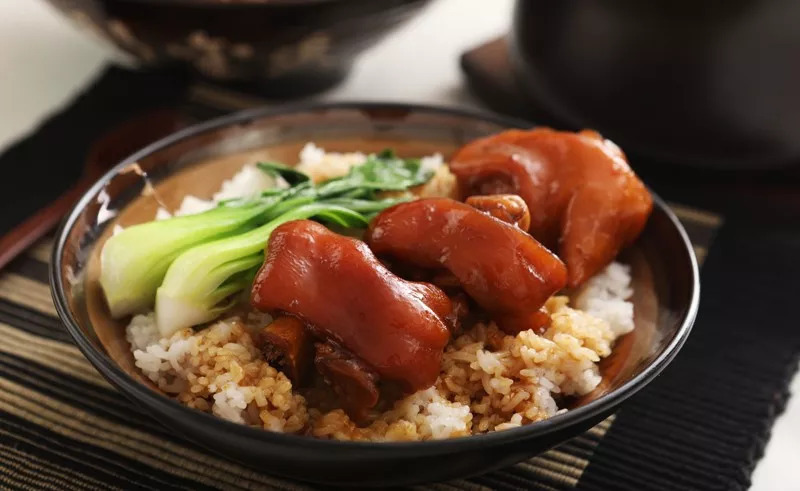 The production of Longjiang pork knuckle rice - iMedia