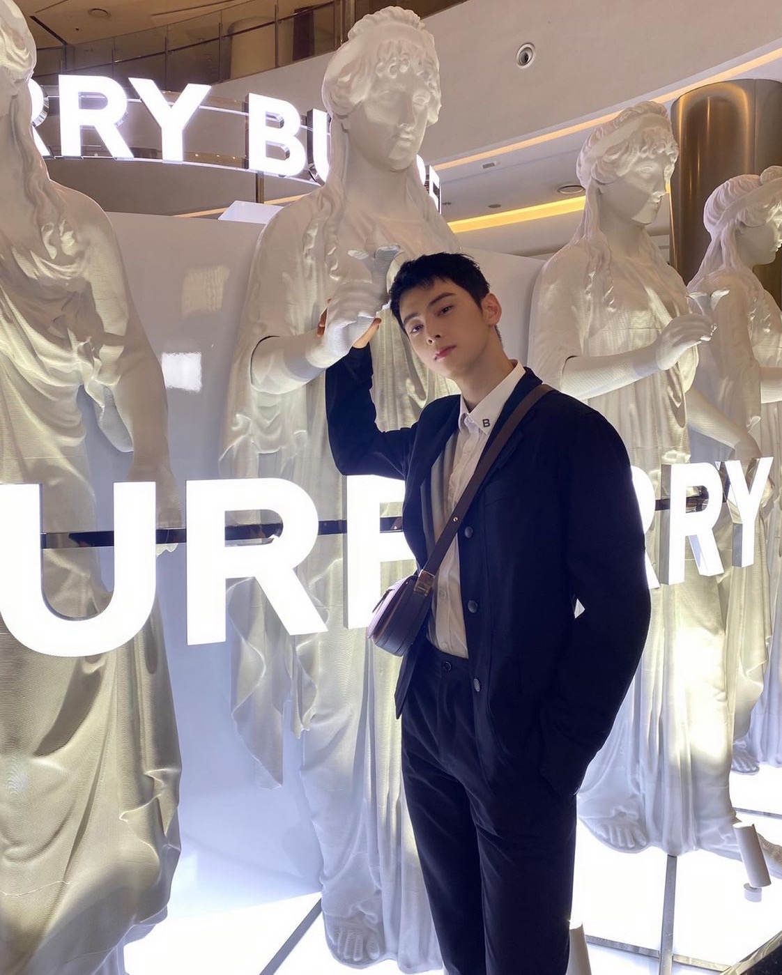 Che Yinyou's charm - iNEWS