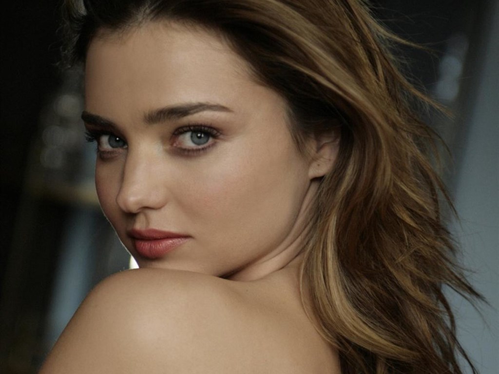 Supermodel Miranda Kerr - iNEWS