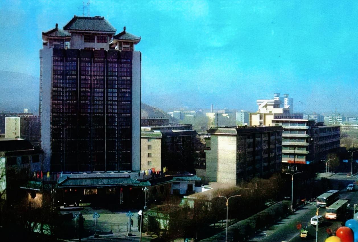 Old photos, the scene of Xining city in the 80s and 90s, look at the ...