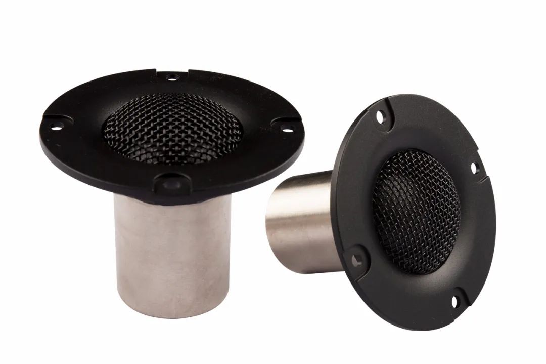 Cylindrical tweeter with broadband mid-bass and midrange, this set of three-way frequency ...