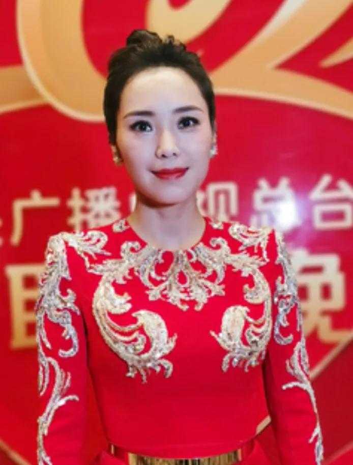 Qingliu female singer Yun Duo: From working girl to Daolang apprentice ...